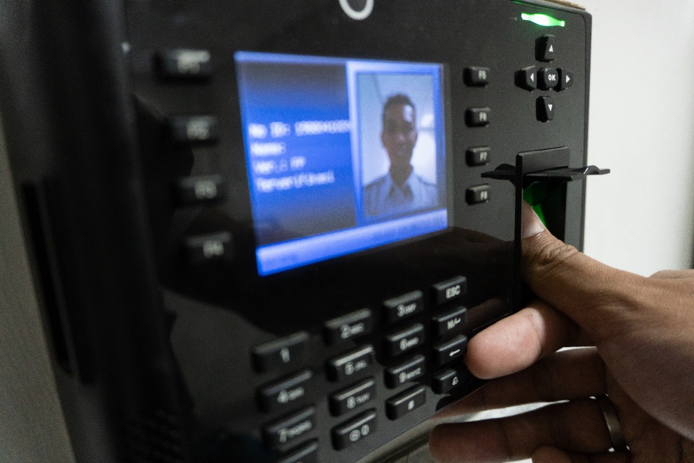 5 Pros of a Time & Attendance Management System | Tapscape